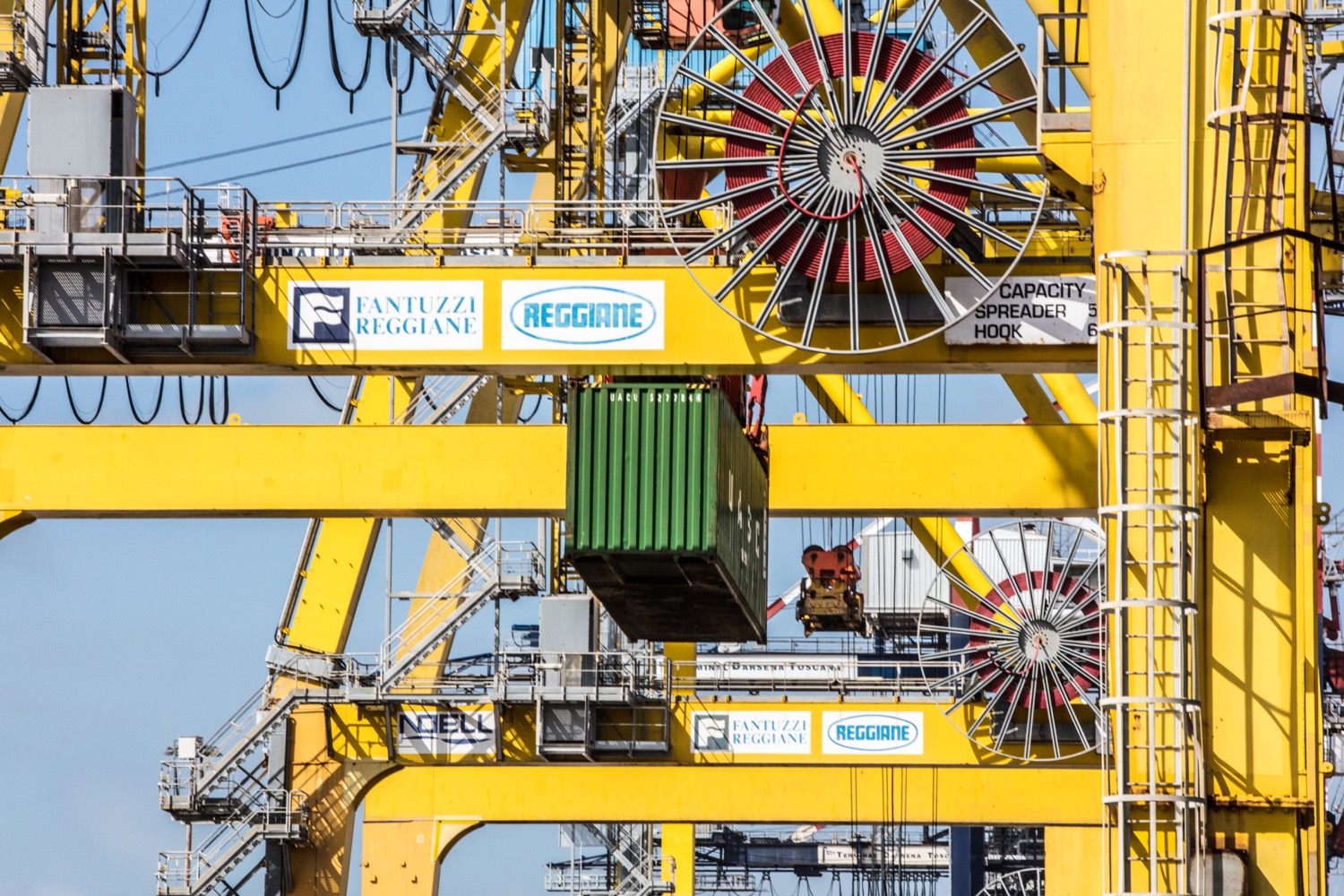STS Crane Automation at Terminal Darsena Toscana - TDT - Terminal ...